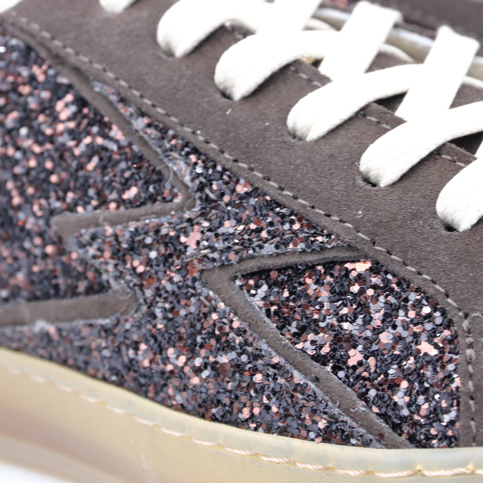 ICONIC GLITTER MOCHA SNEAKER – Moaconcept